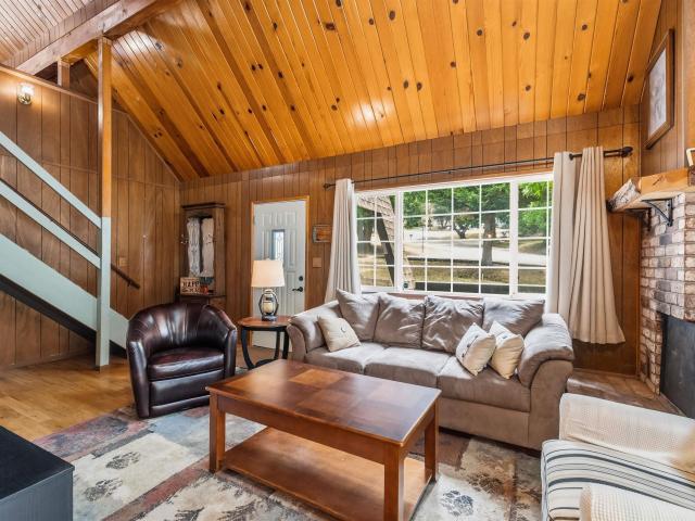 21816 Feather River Dr
