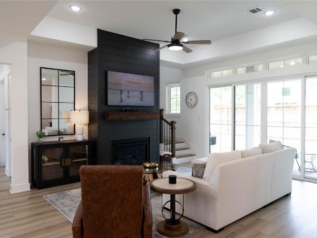 21823 White Oak View Drive