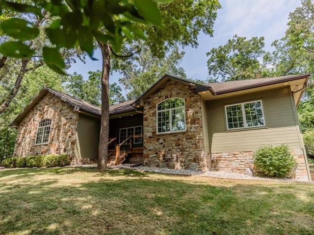21820 Hawley Rd, Glenwood, IA 51534