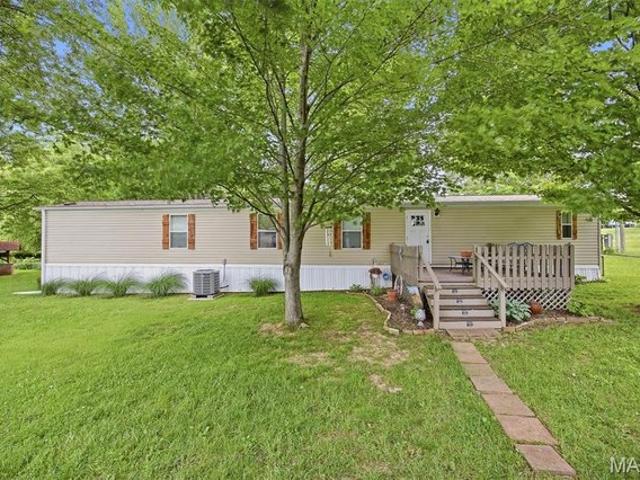 21827 Dove Ln, Carlyle, IL 62231