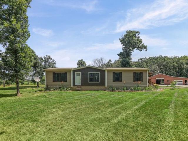 21824 Southwoods Ln, Pocahontas, IL 62275