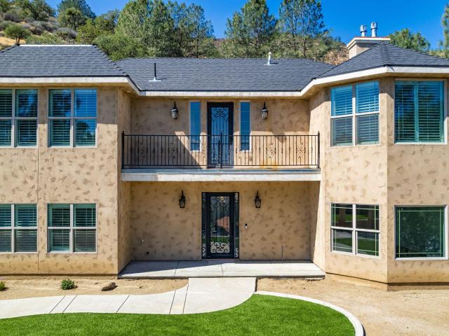 21824 Sunnybrook Drive