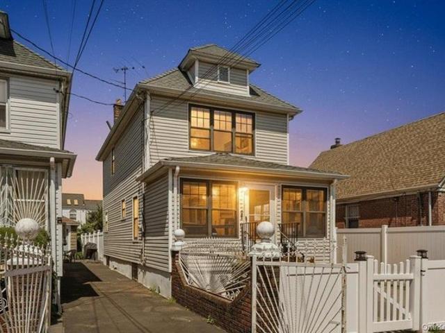 21825 th Ave, Queens Village, NY 11429