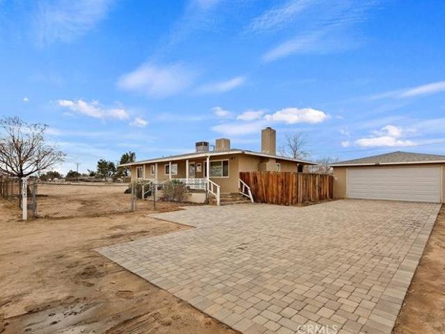 21825 Thunderbird Rd, Apple Valley, CA 92307