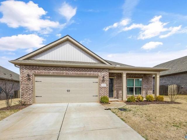 21825 Natures Cove Dr, Athens, AL 35613