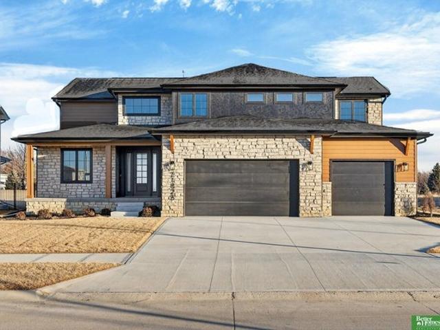 21828 Grover St, Elkhorn, NE 68022