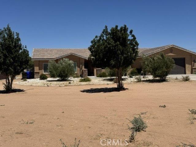 21832 Thunderbird Rd, Apple Valley, CA 92307