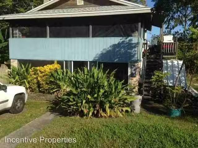 2183 Crandon Ave. Downstairs Unit 2183 Crandon Ave