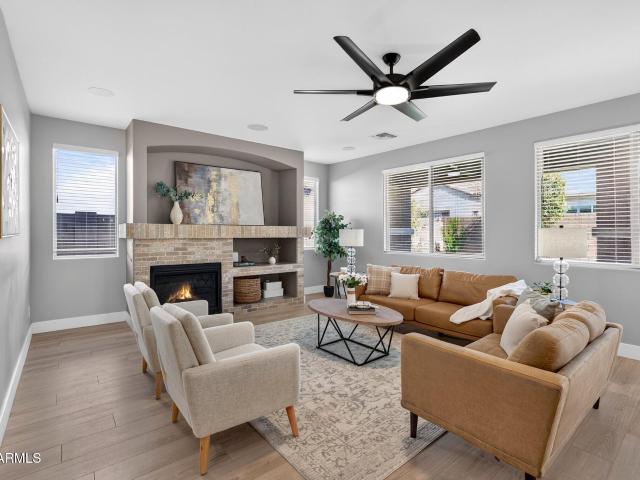 2183 e la costa drive