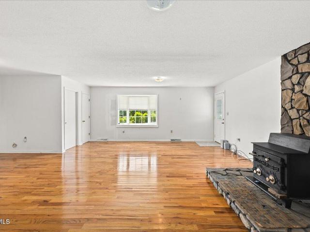 2183 South Highway 81