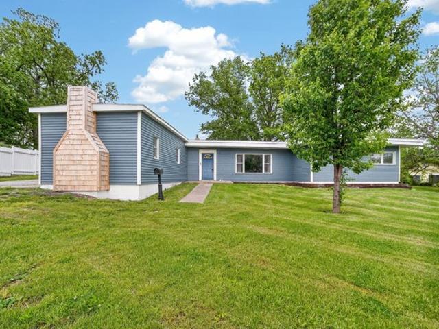 218 16 St N, Chariton, IA 50049