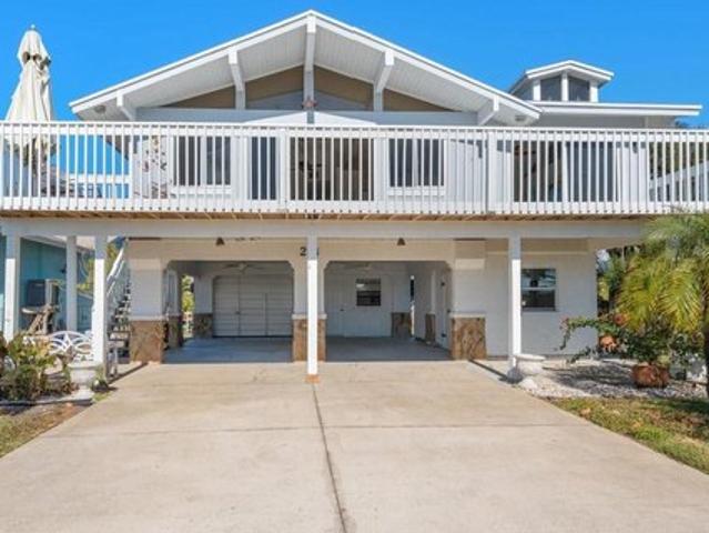 218 176th Ave E, Redington Shores, FL 33708