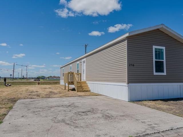 218 8th St NW, Dilworth, MN 56529