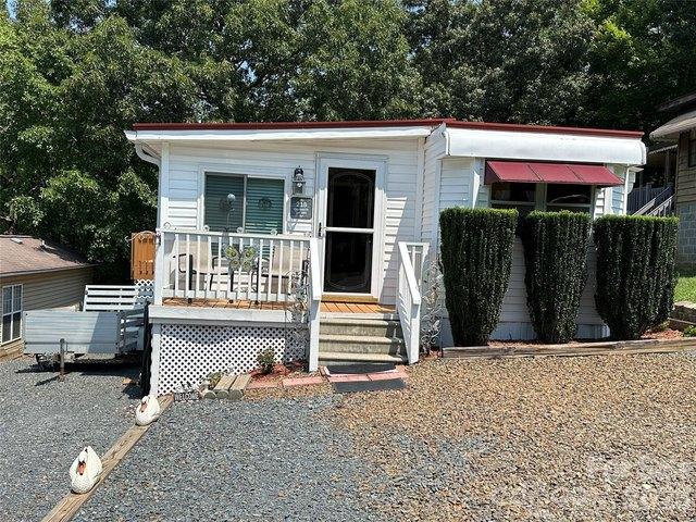 218 Cardinal Badin Shores Dr, New London, NC 28127