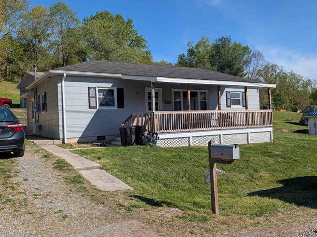 218 Church St, Rich Creek, VA 24147