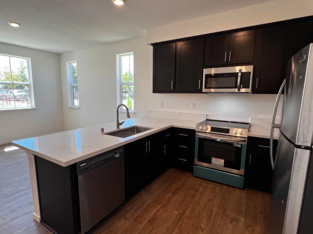 218 Church St 102