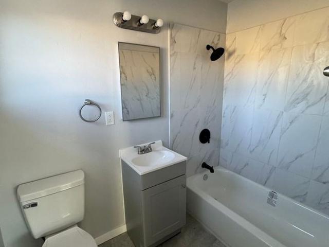 218 Chicago in Beautiful Huntington Beach! 1 Bedroom Apartment for Rent at 218 Chicago Ave, Huntington Beach, CA 92648