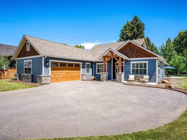 218 Crooked Ear Dr, Sandpoint, ID 83864
