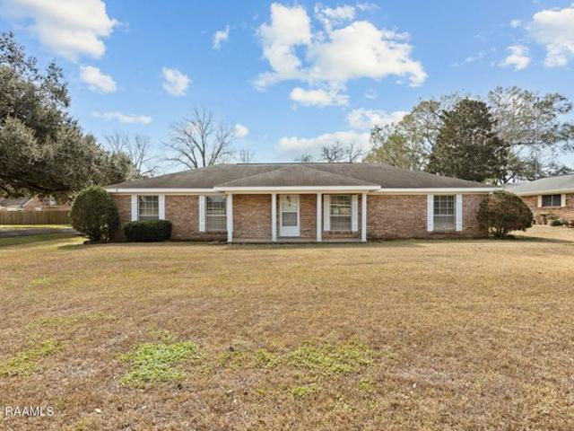 218 Acorn Dr, Lafayette, LA 70507