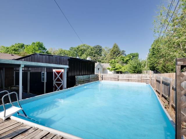 218 Admiral Cir