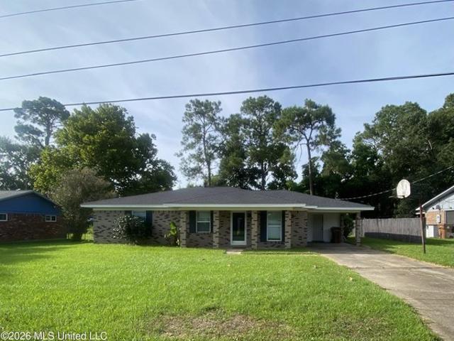 218 Alverado Dr, Long Beach, MS 39560