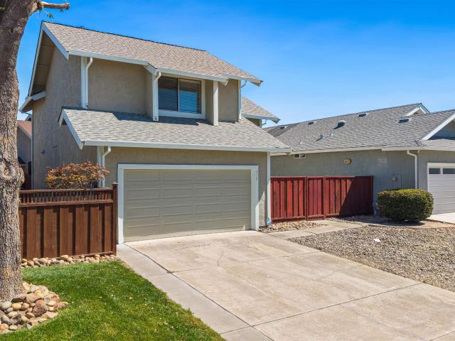 218 Almondtree Ln