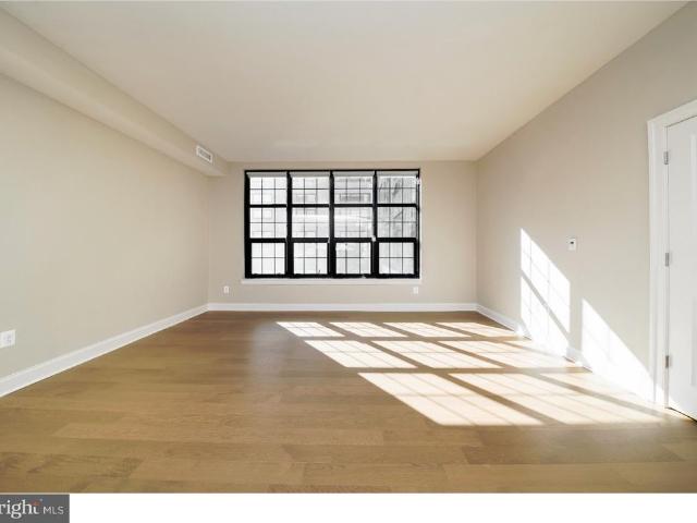 218 Arch Street # 814