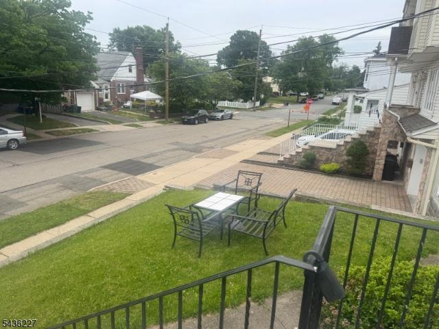 218 Bell Ave