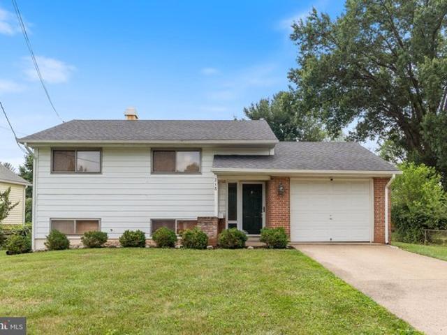 218 Belmont Dr SW, Leesburg, VA 20175