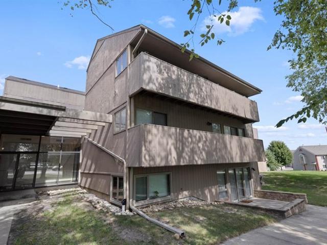 218 Bienterra Trl Apt 2F, Rockford, IL 61107