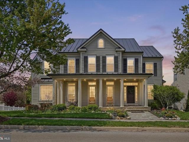 218 Braddock St, Charles Town, WV 25414