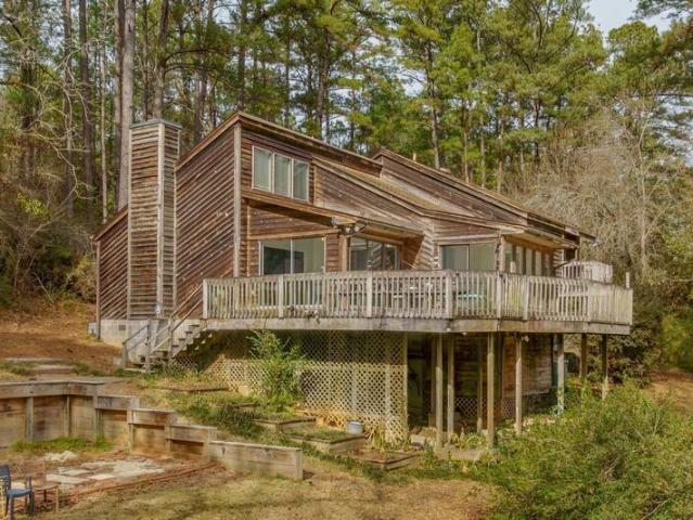 218 Buccaneer Dr. Hattiesburg, MS 39402