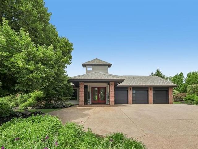 218 Grandview Dr N, Pittsburgh, PA 15215