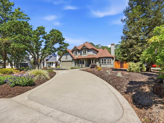 218 Grove St, Windsor, CA 95492 | MLS #326031 | Compass