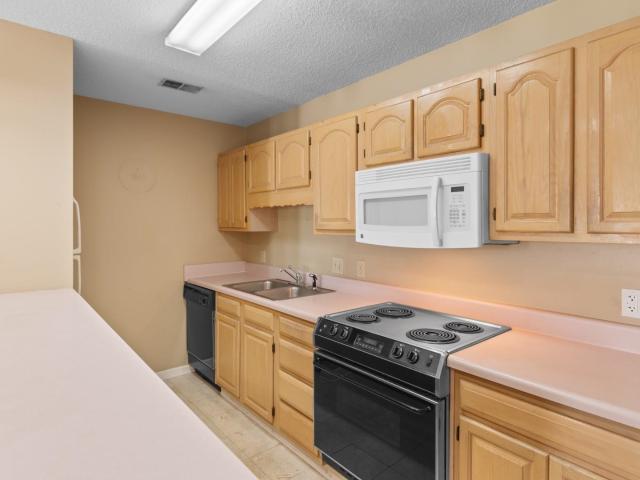218 Double Eagle Dr. E2