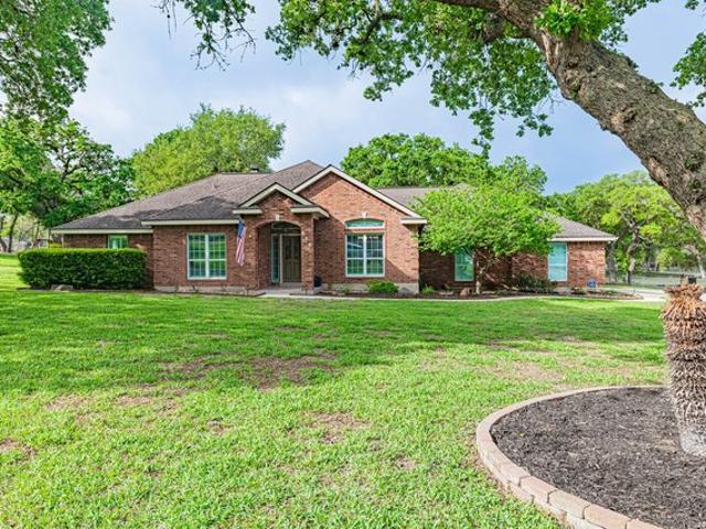 218 Deer Ridge Dr, La Vernia, TX 78121