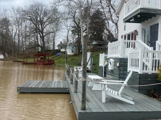 218 E Vanmeter Drive