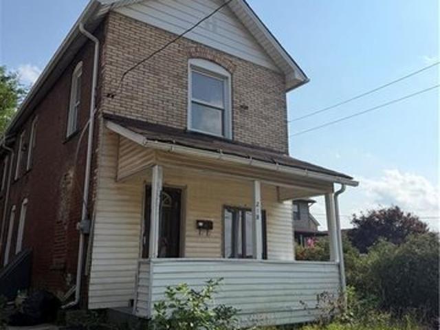 218 E Division St, New Castle, PA 16101