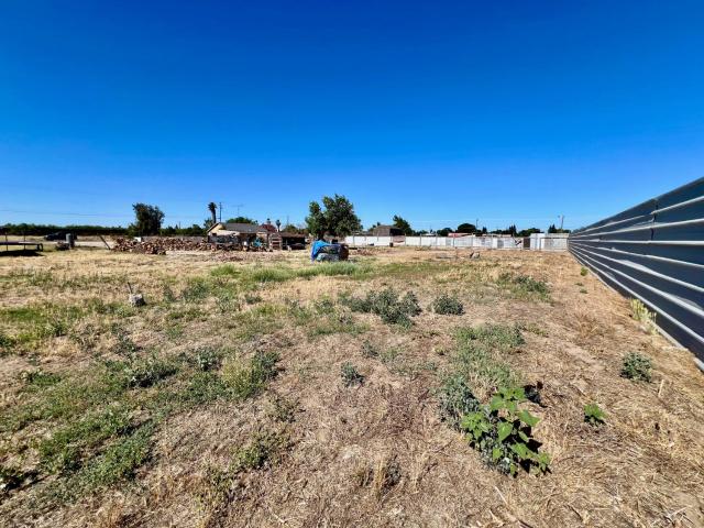 218 E Greenway Ave, Turlock, CA 95380 | MLS #226075