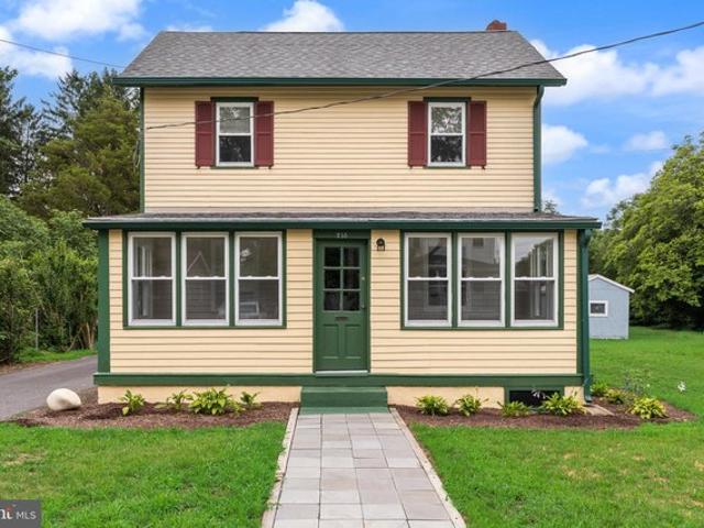 218 E Linden St, Clayton, NJ 08312