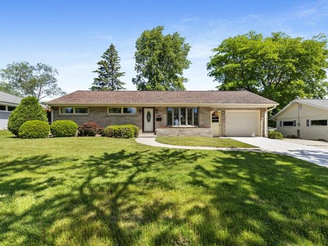 218 E Pierron St, Port Washington, WI 53074