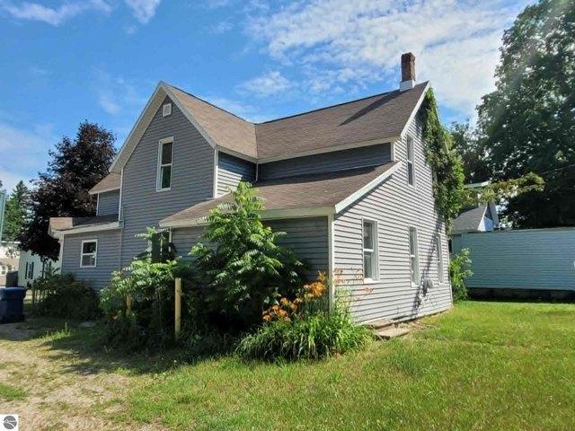 218 E River St, Cadillac, MI 49601