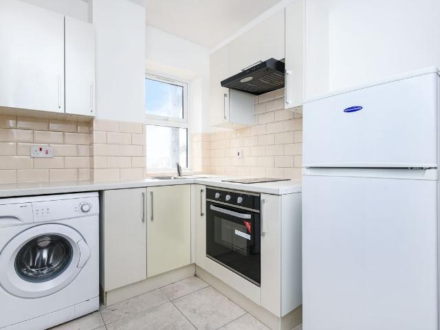218 Homesdale Road, Bromley BR1, Studio to rent, £980 pcm | PrimeLocation