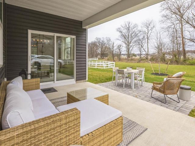 218 Huntington Dr