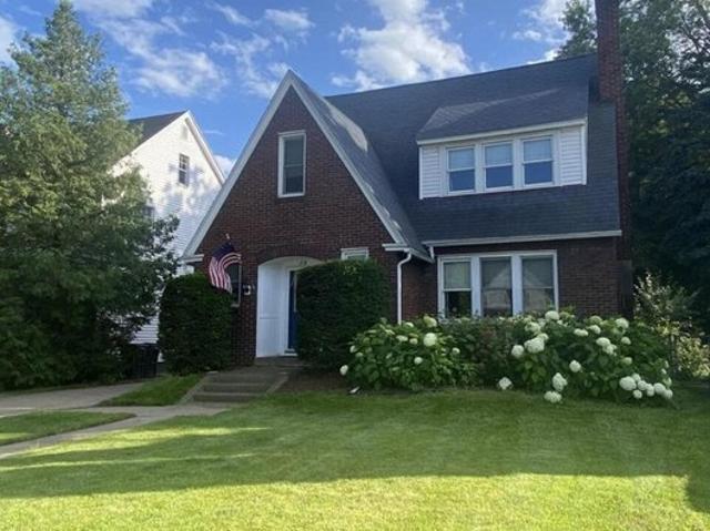 218 Hursley St Ste Marie, Sault Sainte Marie, MI 49783