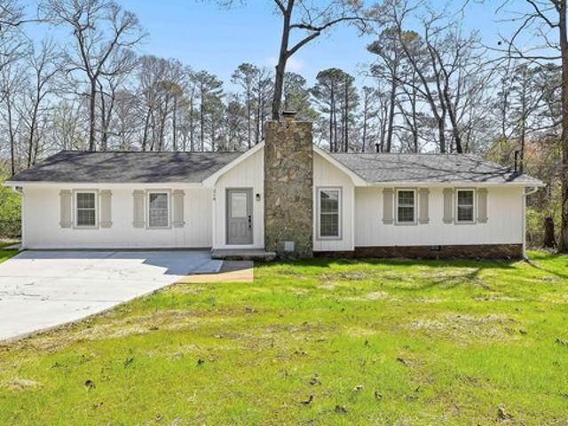 218 Hyde Cir, Newnan, GA 30263