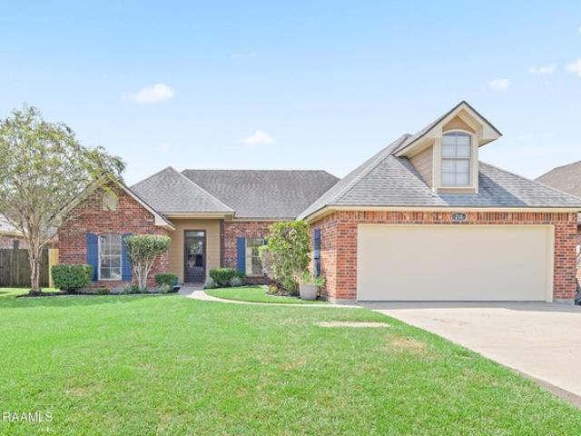 218 Oak Hill Ln, Youngsville, LA 70592
