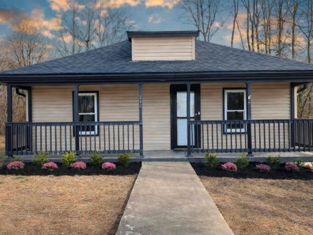 218 Locust St, Clarksville, TN 37042 | MLS #3148 | Compass
