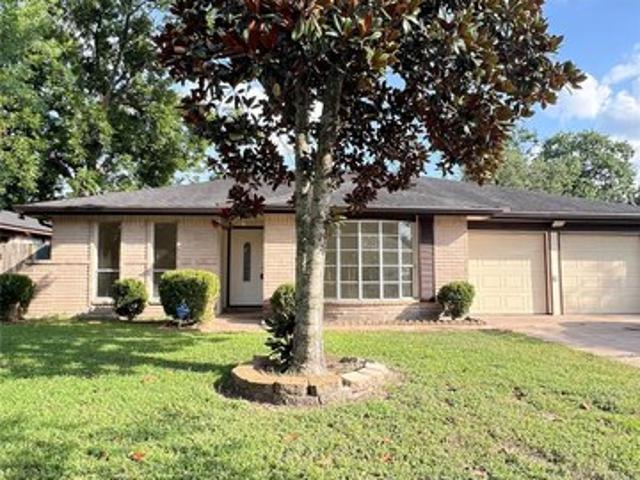 218 LA Fonda Dr, Houston, TX 77060