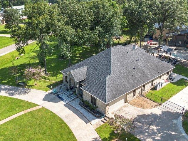 218 Lago Trace Dr, Huffman, TX 77336